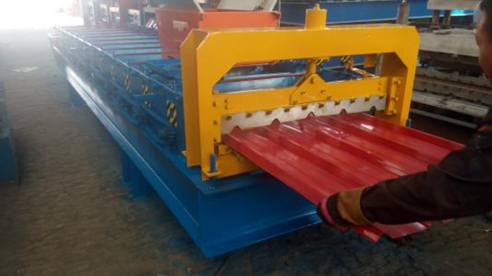4kw 380V Panel Roll Panel PPGI Roll Forming Machine Untuk Ubin Baja ...